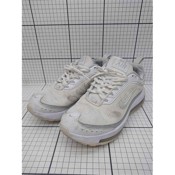 管理番号： 151110000122820260307ベースS/鈴付属品： 無<br>採寸はAIが1cm各の格子背景で行っております。素材： /ソール色： ナイキ NIKE エアマックス CU4870-102 ホワイト系 スニー...