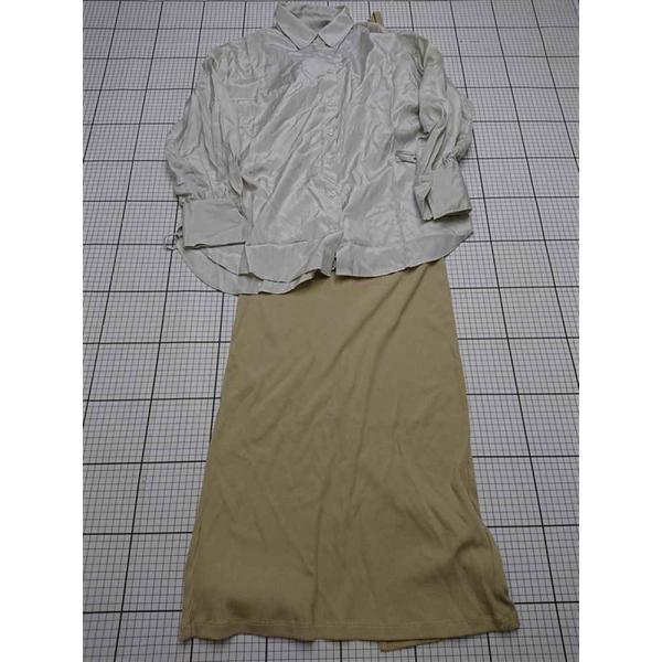 管理番号： 151110000545520251204ベースW/鈴付属品： 無<br>採寸はAIが1cm各の格子背景で行っております。素材： 画像参照色： イリー illi edited by KBF ベージュ系キャミワンピース...