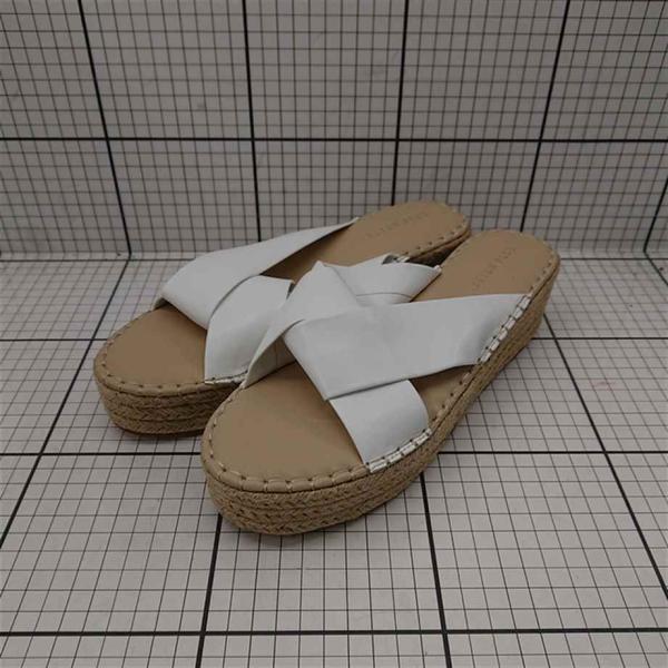 管理番号： 151111001752320260307ベースS/鈴付属品： 無<br>採寸はAIが1cm各の格子背景で行っております。素材： /ソール色： レリアンプラス LELIEN PLUS クロスベルト厚底サンダル ホワイ...