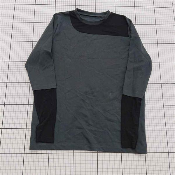 管理番号： 151111002077620260307ベースW/鈴付属品： 無<br>採寸はAIが1cm各の格子背景で行っております。素材： 画像参照色： アンティカ antica バイカラーデザインカットソー 長袖トップス レ...