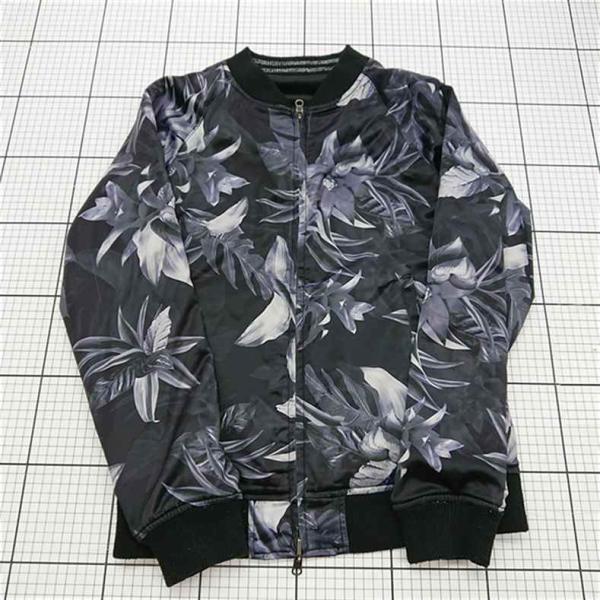 管理番号： 151111002597920251208ベースW/鈴付属品： 無<br>採寸はAIが1cm各の格子背景で行っております。素材： 画像参照色： フーガ FUGA FG16-H06 花柄ブルゾン ジャケット ブラック系...