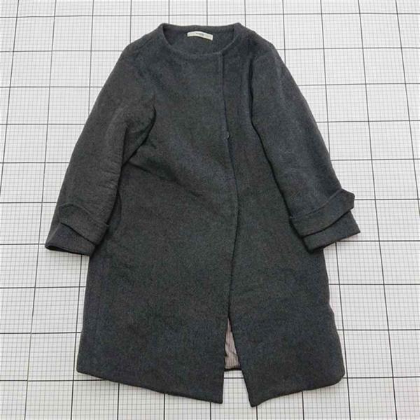 管理番号： 151111002865920260307ベースW/K付属品： 無<br>採寸はAIが1cm各の格子背景で行っております。素材： 画像参照色： ペンドル PEINDRE ノーカラーウールコート グレー系 レディースサ...