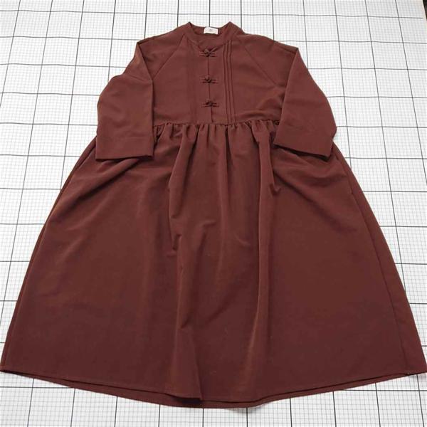 管理番号： 151111004083520260308ベースW/増付属品： 無<br>採寸はAIが1cm各の格子背景で行っております。素材： 画像参照色： モイティット moi tyttо チャイナボタンワンピース フリーサイズ...