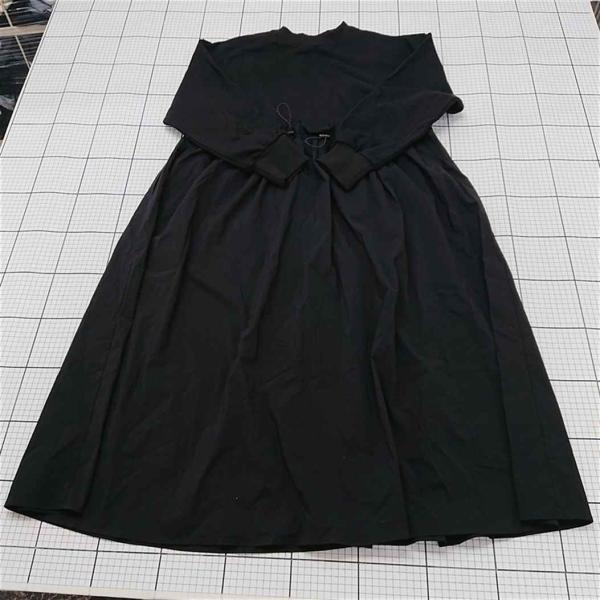 管理番号： 151112002007020260308ベースW/増付属品： 無<br>採寸はAIが1cm各の格子背景で行っております。素材： 画像参照色： ルージュ Leverage 5737016A ブラック系ワンピース LL...
