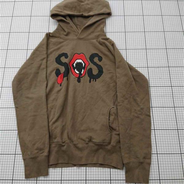 管理番号： 151125001619620260308ベースW/K付属品： 無<br>採寸はAIが1cm各の格子背景で行っております。素材： 画像参照色： アールエヌエー RNA スウェットパーカー L-1608 SOSプリント...