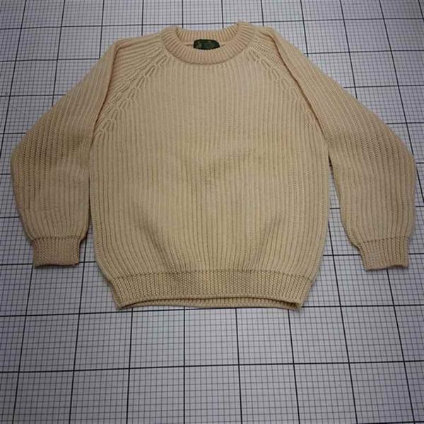 管理番号： 151201000352420260308ベースW/K付属品： 無<br>採寸はAIが1cm各の格子背景で行っております。素材： 画像参照色： ハンドクラフト HAND CRAFT LTD ピュアウール クルーネック...