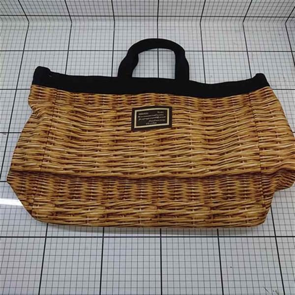 管理番号： 151201000642620260308ベースB/A付属品： 無<br>採寸はAIが1cm各の格子背景で行っております。素材： 色： イントキシック intoxic KTR-571185PP かご風トートバッグ レ...