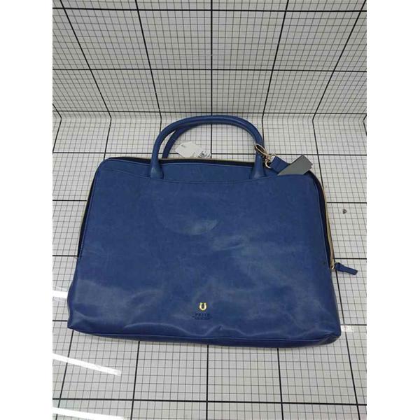 管理番号： 151201000874120260308ベースB/鈴付属品： 無<br>採寸はAIが1cm各の格子背景で行っております。<br>新品タグ付属素材： 色： ペディール PEDIR キャリングケースバッグ ...