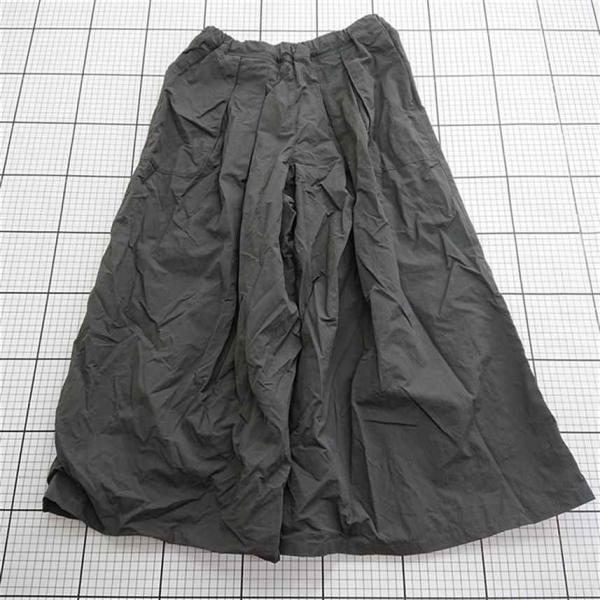 管理番号： 151202001668220260308ベースB/K付属品： 無<br>採寸はAIが1cm各の格子背景で行っております。素材： 画像参照色： アーバンリサーチ UR TECH ナイロンタッサーワイドパンツ グラファ...