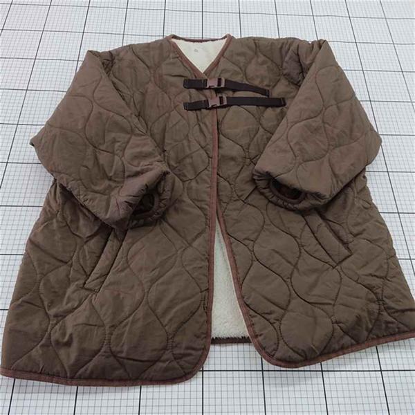 管理番号： 151210001058620260308ベースB/K付属品： 無<br>採寸はAIが1cm各の格子背景で行っております。素材： 画像参照色： モイティット moi tyttо キルティングコート ブラウン系 フリー...