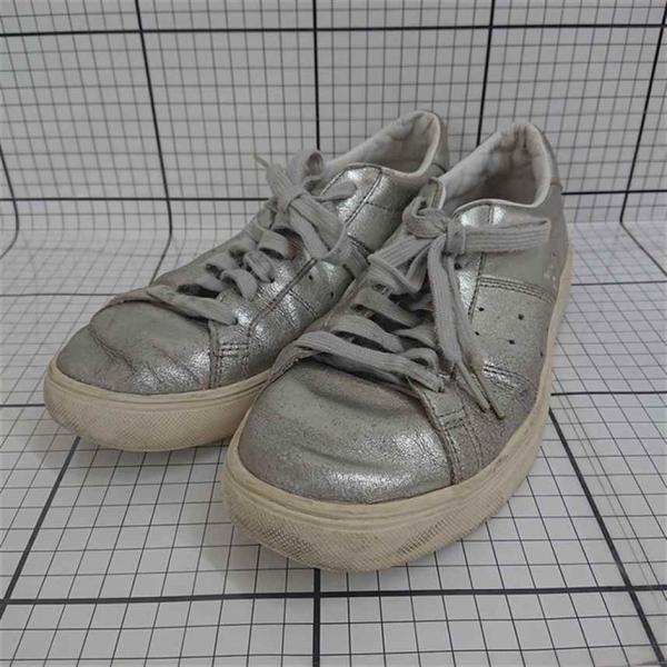 管理番号： 151210001633520260308ベースB/K付属品： 無<br>採寸はAIが1cm各の格子背景で行っております。素材： 画像参照色： オニツカタイガー Onitsuka Tiger TH7DOL シルバー系...