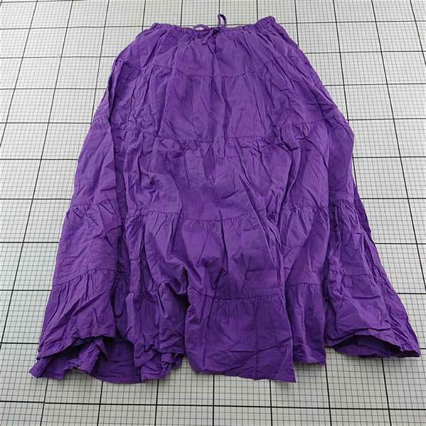 管理番号： 151219000729920260308ベースB/K付属品： 無<br>採寸はAIが1cm各の格子背景で行っております。素材： 画像参照色： グライムス Grimes コットンティアードスカート パープル系 M レ...