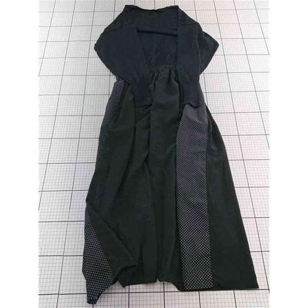 管理番号： 151219000847020260308ベースB/K付属品： 無<br>採寸はAIが1cm各の格子背景で行っております。素材： 画像参照色： アズールエンカント AZUL ENCANTO ドット切替ワンピース ブラ...