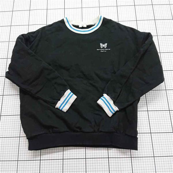 管理番号： 151222002213120260308ベースB/K付属品： 無<br>採寸はAIが1cm各の格子背景で行っております。素材： 画像参照色： ペルシュ Perushu PE032022BW バタフライ刺繍スウェット...