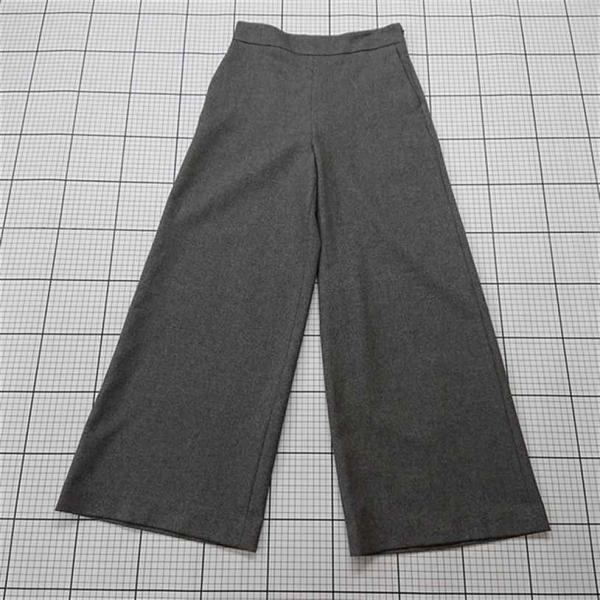 管理番号： 151222002402920260308ベースB/K付属品： 無<br>採寸はAIが1cm各の格子背景で行っております。素材： 画像参照色： ティアラ TIARA A0199FP302 ワイドパンツ グレー系 サイ...