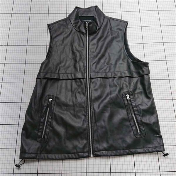 管理番号： 151222007667720260320ベースB/K付属品： 無<br>採寸はAIが1cm各の格子背景で行っております。素材： 画像参照色： サジェスチョン SUGGESTION フェイクレザー ベスト ブラック系...