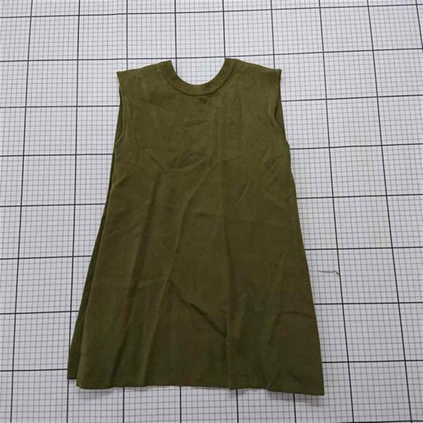 管理番号： 160121001586120260320ベースB/K付属品： 無<br>採寸はAIが1cm各の格子背景で行っております。素材： 画像参照色： ユアーズ urs XU0315 ノースリーブカットソー M カーキ系 レ...