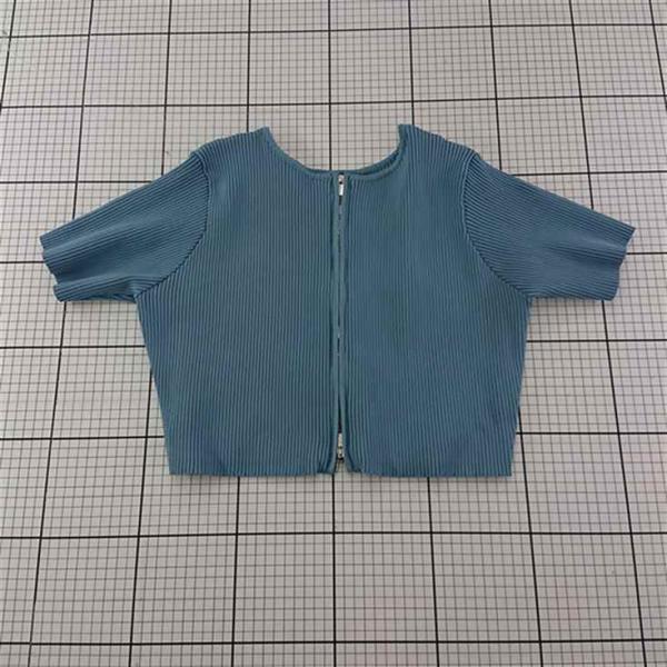 管理番号： 160130003681320260320ベースB/K付属品： 無<br>採寸はAIが1cm各の格子背景で行っております。素材： 画像参照色： マイサイズ mysize プリーツトップス レディースサイズ： 0梱包サ...