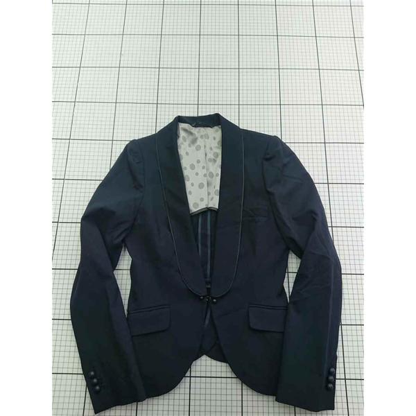 管理番号： 160219000484520260320ベースB/K付属品： 無<br>採寸はAIが1cm各の格子背景で行っております。素材： 画像参照色： P.S.FA レディース テーラードジャケット SUPER100'sウー...