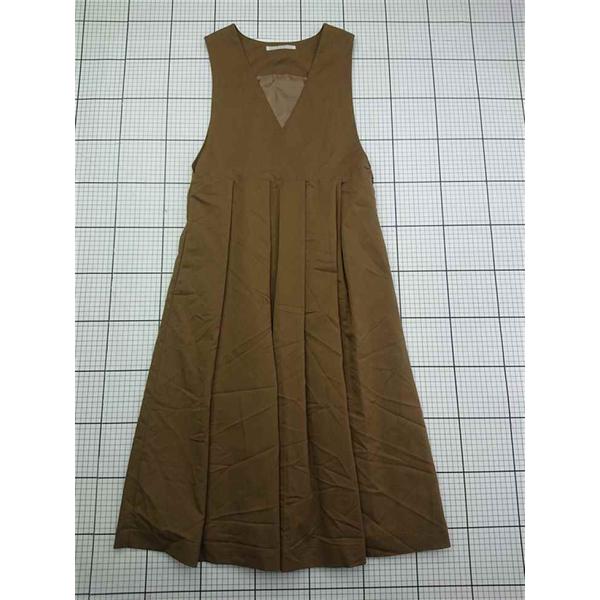 管理番号： 160316000684520260407ベースB/K付属品： 無<br>採寸はAIが1cm各の格子背景で行っております。素材： 画像参照色： ケービーエフ KBF KB62-26D060 ノースリーブワンピース ベ...