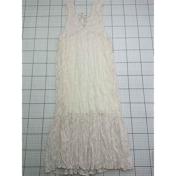 管理番号： 160316001529820260414ベースB/K付属品： 無<br>採寸はAIが1cm各の格子背景で行っております。素材： 画像参照色： アプレジュール apr?s jour AJ070570BW ノースリーブ...
