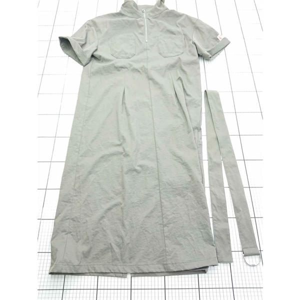 管理番号： 160403002143220260414ベースB/K付属品： ベルト<br>採寸はAIが1cm各の格子背景で行っております。素材： 画像参照色： ジャバ Java jv1010215 ハーフジップワンピース Mサイ...