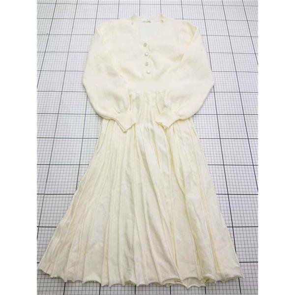 管理番号： 160403002148720260430ベースB/K付属品： 無<br>採寸はAIが1cm各の格子背景で行っております。素材： 画像参照色： グリーンティー GREENTEA 長袖プリーツワンピース アイボリー系 ...