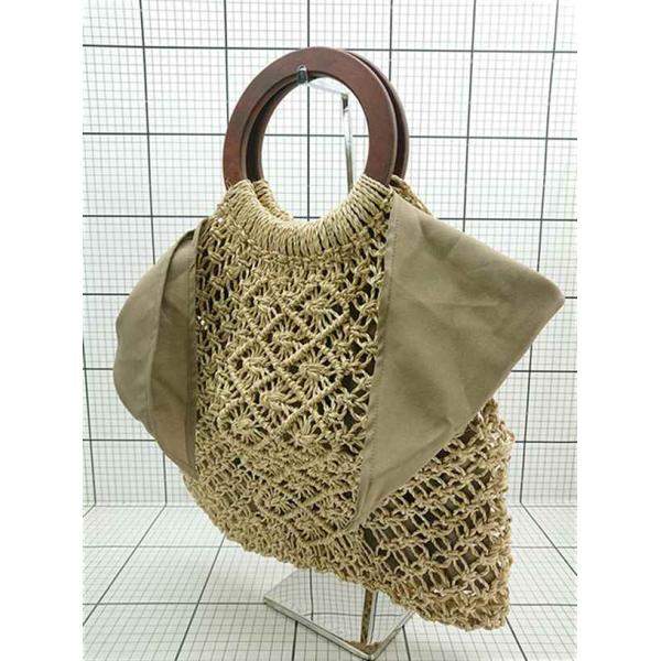 管理番号： 160403002406820260522ベースB/K付属品： 無<br>採寸はAIが1cm各の格子背景で行っております。素材： 画像参照色： マルシェ MARCHER ラフィア風ウッドハンドルバッグ ベージュ系 レ...