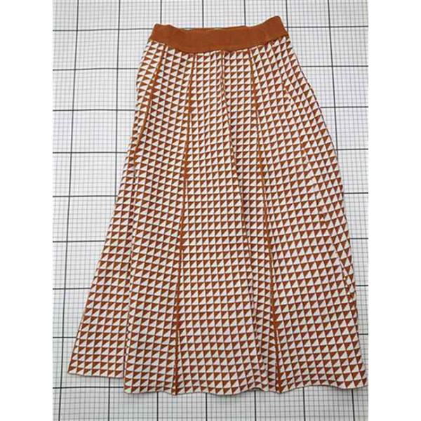 管理番号： 160408001036320260520ベースB/K付属品： 無<br>採寸はAIが1cm各の格子背景で行っております。素材： 画像参照色： アビトウキョウ ABIT TOKYO 幾何学柄ニットスカート レディース...