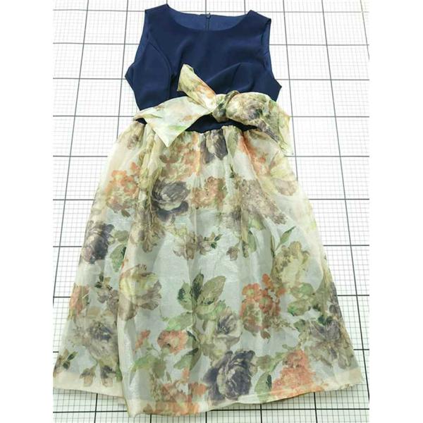 管理番号： 160414001141520260430ベースB/K付属品： 無<br>採寸はAIが1cm各の格子背景で行っております。素材： 画像参照色： アプレジュール apr?s jour ノースリーブフラワーシフォンワンピ...