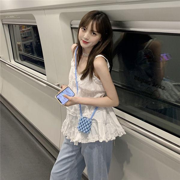 清楚な雰囲気と大人のイメージを共有し、トップスとして、秋・冬はインナーとしても着用できてオールシーズンOK。フォーマルからカジュアルにも使え、春夏秋冬と１年中着用できます。シンプルなデザインは、スリムタイプで綺麗めライン、しっくりとボディラ...