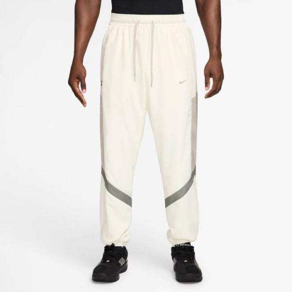 ナイキ ナイキ ウーヴン アイコン パンツ STRTFV SN NJP-HV3366-133 (133)セイル/クリームII/ダークスタッコ/(ダークスタッコ) 【特徴】レトロスタイルのウォームアップパンツで、コートサイドでの個性的なスタイ...