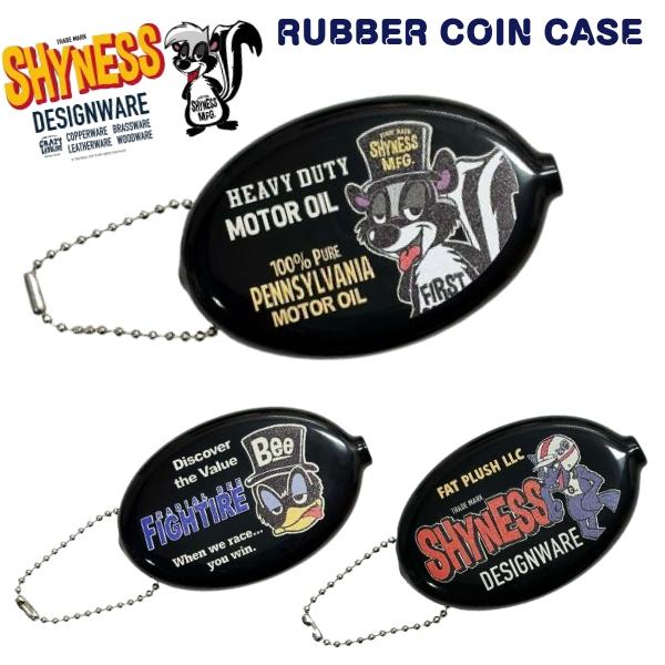 アメリカンキャラクター SHYNESS をデザインした人気のラバーコインケース。手のひらサイズで持ちやすく、両端を軽く押すだけで簡単にコインの出し入れができます。チェーン付きなのでバッグ・キーホルダー・車内にも取り付けでき、アウトドアでも便...