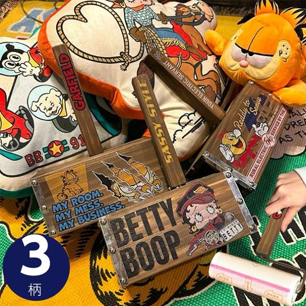 生活感を“魅せるインテリア”に。アメリカンデザインのリントローラーお部屋にそのまま置ける、インテリア仕様のキャラクター リントローラー（粘着ローラー）です。生活感が出やすいコロコロも、ヴィンテージ風ウッドケースに収めれば一気にアメリカン雑貨...