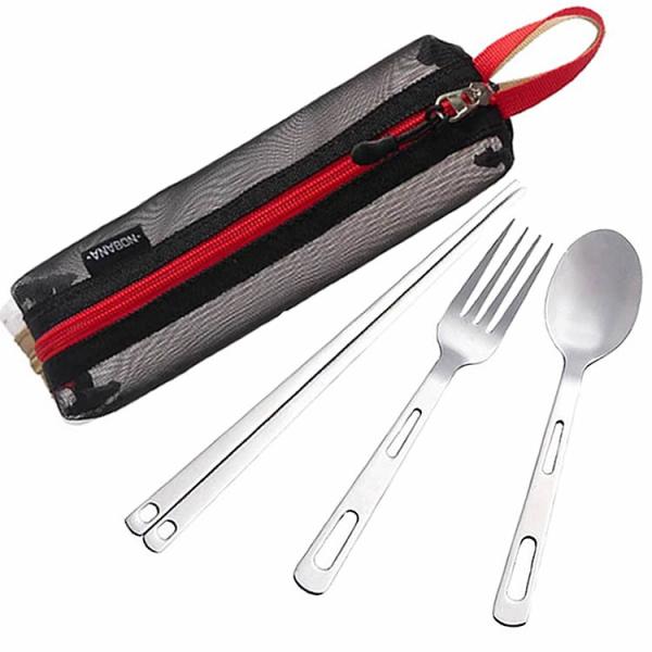 箸・スプーン・フォークのスリーピースセットキャンプ、トレッキング、登山、BBQ、旅行などでのご利用頂けます持ち運び、収納に便利なポーチ付きですステンレススチール製で錆びにくく耐久性が高い製品です材質：ステンレスサイズ：225×70mm（収納...