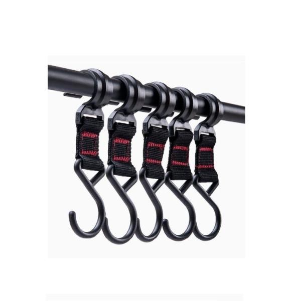 ポールに何でも掛けられるS字タイプのフックです！ お得な5個セットとなります。キャンプ、バーベキュー、ハイキングなど多彩な用途で使えます。 コンパクトで軽いので収納しやすく邪魔になりません。また耐久性の高いプラスチックとナイロン素材を使用し...