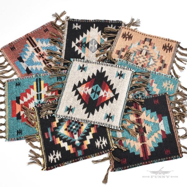【ブランド名】El Paso Saddleblanket （エルパソ・サドルブランケット）【品名】Cotton Accent Coasters【素材】コットン80％ポリエステル20％【サイズ】約17cm×約17cm ※フリンジ除くフリンジ長...