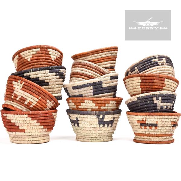 【ブランド名】El Paso Saddleblanket （エルパソ・サドルブランケット）【品名】Large Key Baskets【サイズ】直径約16cm〜約20cm※パターンにより多少前後します。【商品説明】アメリカ・テキサス州、エルパ...