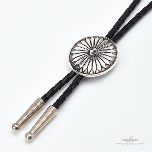 【ブランド名】Austin Accent（オースティン アクセント）【品名/品番】Bolo Oval Starburst／AC66-1【素材】ジャーマンシルバー／シルバープレート人工皮革【サイズ】本体：W29 × H34.5（mm）レーン全...