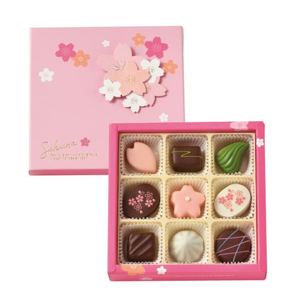 【発売日：2022年01月05日】華麗なさくらの彩りも雅やかなファンシーチョコレート。内容量：ファンシーチョコレート 9個賞味期限：2026年５月末まで箱サイズ：W140mm x H140mm x D35mm　　　　　　　　　　　　　　　保...