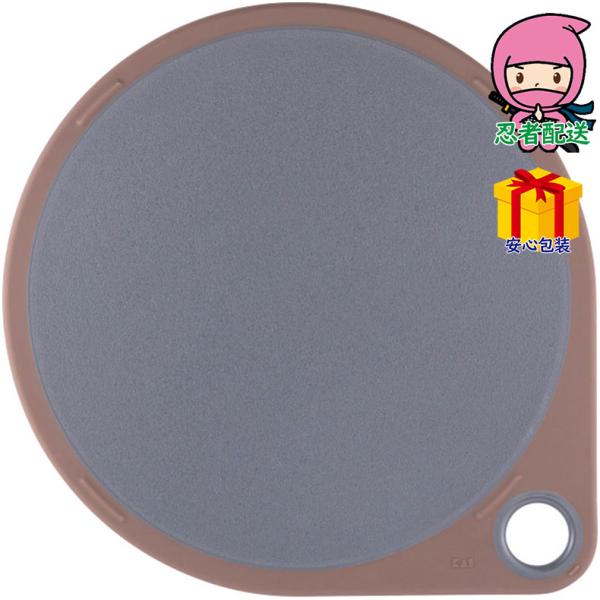 ●現品約35×30×1ｃｍ●本体＝ポリプロピレン・縁部＝熱可塑性エラストマー奥行きたっぷり、ひろく使えるまるいまな板。ひろい作業スペースが魅力の円形状のまな板。複数の食材の下ごしらえも、まな板上で行うことができ、洗い物も軽減できます。裏表で...