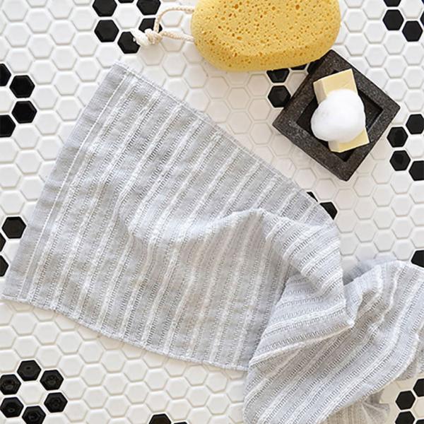 ■商品説明：シャリ感のあるすり心地のボディタオルです。■サイズ：約26×100cm■素材：コットン97％、レーヨン3％■生産国：日本（今治市）■ご注意：・乳幼児、アレルギー体質の方や皮膚に異常がある場合は使用しないで下さい。・お肌を痛めない...