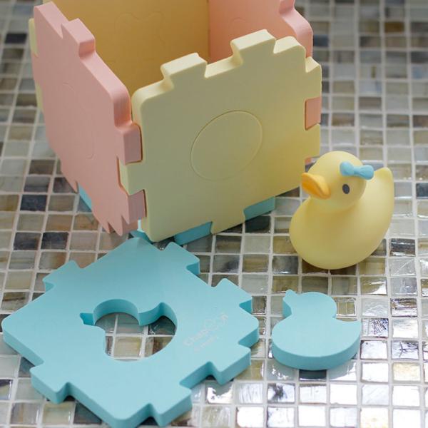 ■商品説明：お風呂で遊べるやわらかパズル。■材質：パズル：EVAあひるのおもちゃ：PVC収納ネット：ポリエステル■サイズ：W120×D10×H120 （mm）■重量：166g■生産国：中国