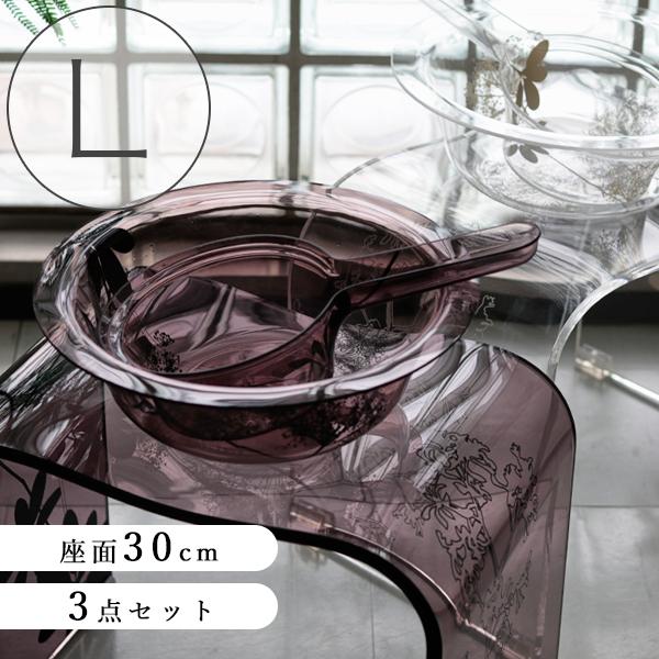 ■商品説明：プランツ柄アクリルバスチェアとウォッシュボウルでおしゃれバスルーム。大人気サリナの3点セットです。■サイズ：【バスチェアLサイズ】約W38.5×D26×H30cm【ウォッシュボウル】約φ28×H8.5cm容量：2L重量：約280...