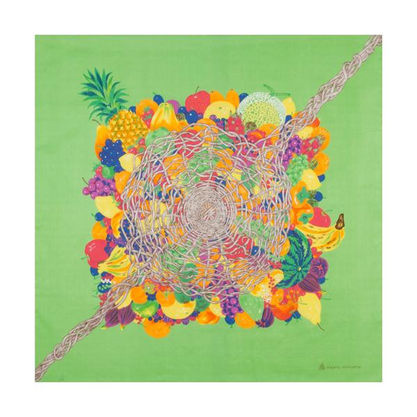 【Misato Asayama シリーズ】風呂敷の機能や形状を活かし、包むと絵柄が立体的に見えるデザインを特徴としたユーモアあふれる遊び心いっぱいの風呂敷を多数展開。フルーツバスケット〜かごに山盛りのみずみずしいフルーツが元気をくれます。 ...