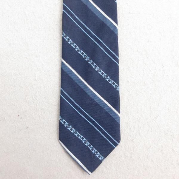 【商品番号】　nec25062772【商品名】　中古 ネクタイ 90年代 90s USA製 紺 ボーダー【実寸サイズ】　総丈138cm　幅（大剣先）8cm【素材】　ポリエステル100%【程度】　A【コンディション】　全体良好【仕入先】　アメ...