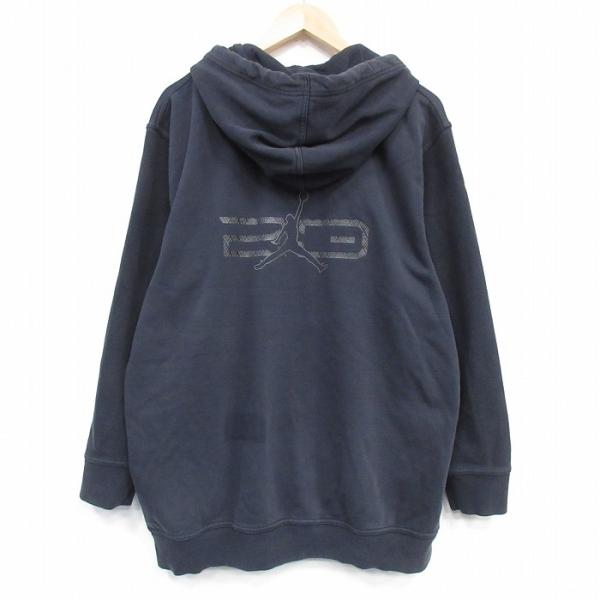 【表記サイズ】　L【実寸サイズ】　着丈（肩から裾）75cm　着幅（脇から脇）60cm　肩幅51cm　肩袖丈（肩から袖先）59cm　脇袖丈（脇から袖先）52cm【素材】　コットン80%、ポリエステル20%【程度】　B【コンディション】　汚れ、...