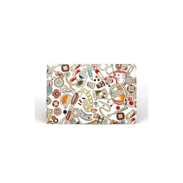 ■ 容量　［素材］：牛革　他　［サイズ］：横120mm×縦175mm　［ポケット］：カードサイズ×7 ロングサイズ×1 クリアポケット×1　［本体サイズポケット］：2ヵ所　［内装］：シャンタン　［文庫革］：両面　［製造］：日本　■ 配送につ...