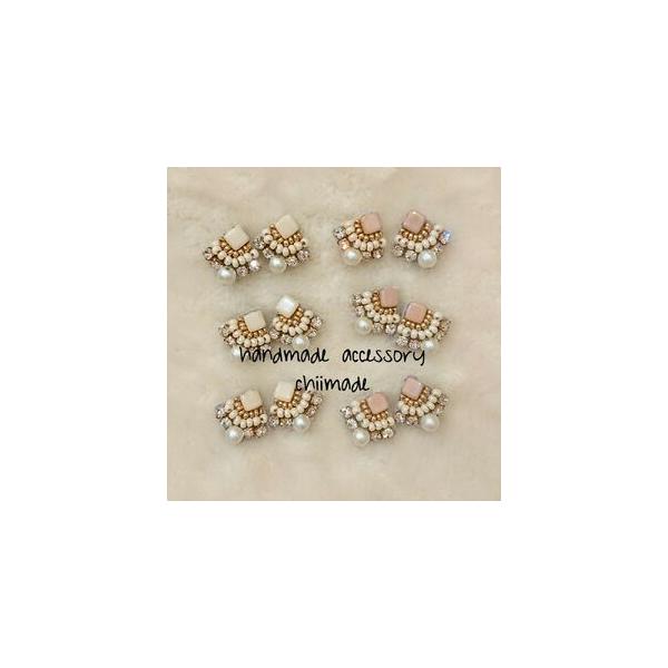 ■ 容量　ビーズ 刺繍 ひし形 :ピアス 　カラー：くすみブルー■ 配送について　入金確認後1〜２ヶ月程度で発送※本返礼品は、レターパック便でポストにお届けとなります。　タイプ：【常温】【ギフト】