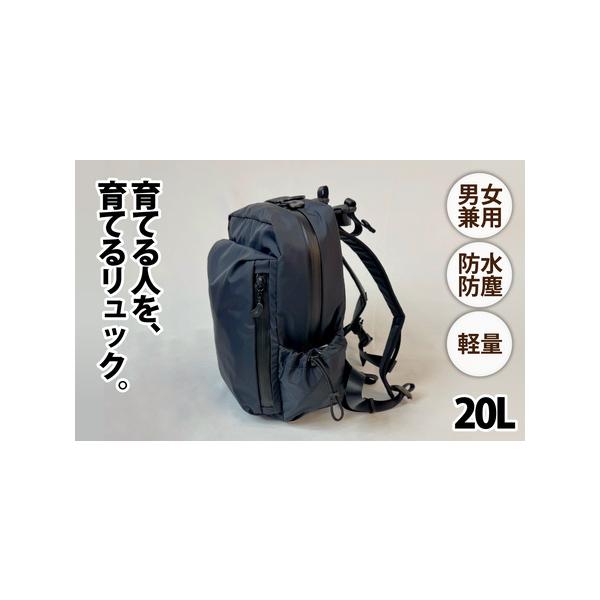 ■ 容量　【レイズリュックBK】　20L　縦：40cm/横：36cm/奥：20cm　　【使用素材】　ブラック／チャコールグレー：コーデュラRレイヤー（透湿防水・軽量・防塵）　オレンジ：コーデュラRECO（撥水・耐久・リサイクル素材使用）　　...